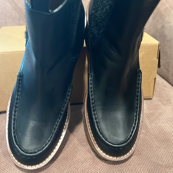 Coach | Shoes | Coach Delaney Gum Sole Chelsea Boot 85 New No Box ...